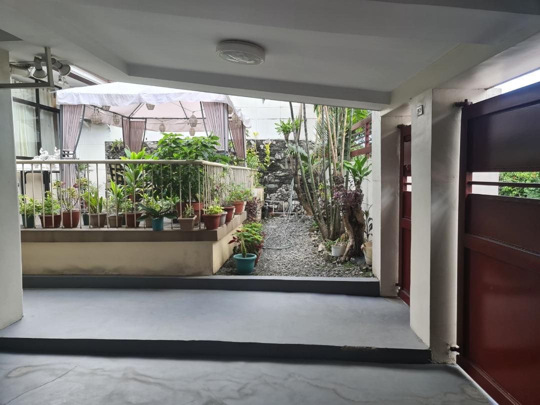 St. Ignatius Village, Quezon City (nearby White Plains, Corinthians ...