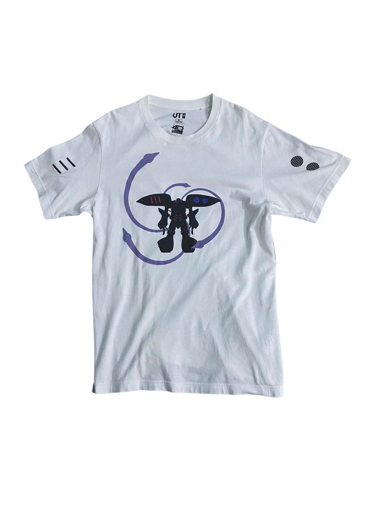 White UNIQLO GUNPLA 40th Anniversary Graphic T-Shirt, Men's Fashion ...