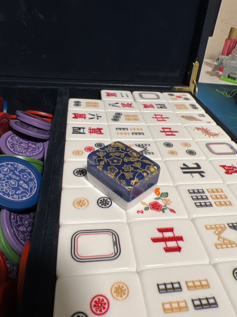 2021 krisflyer SQ batik mahjong set, Hobbies & Toys, Toys & Games on ...