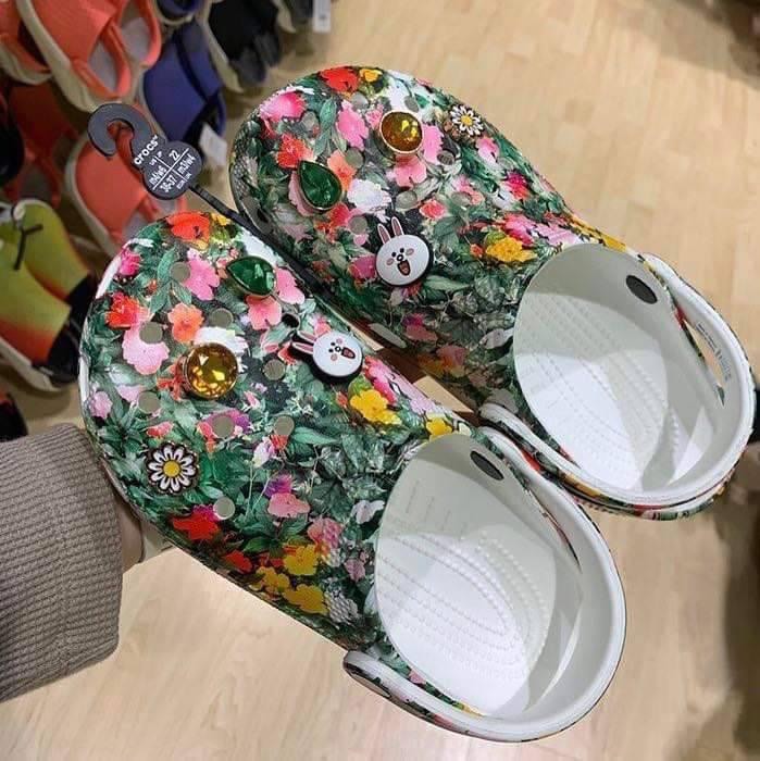 Crocs Classic Floral Clog, Women's Fashion, Footwear, Slippers and ...