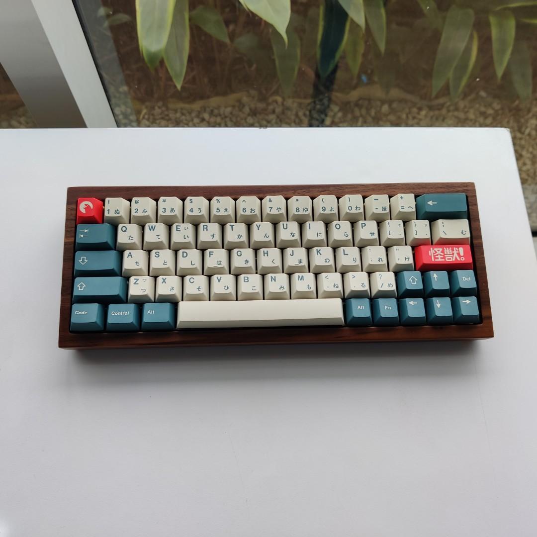 Custom 60% keyboard Walnut Tofu60, Computers & Tech, Parts ...