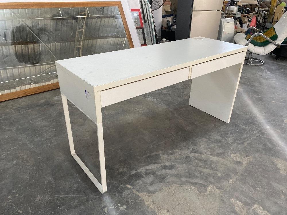 Desk with 2 Drawers White Stained Colour / Meja dengan 2 Laci Warna ...