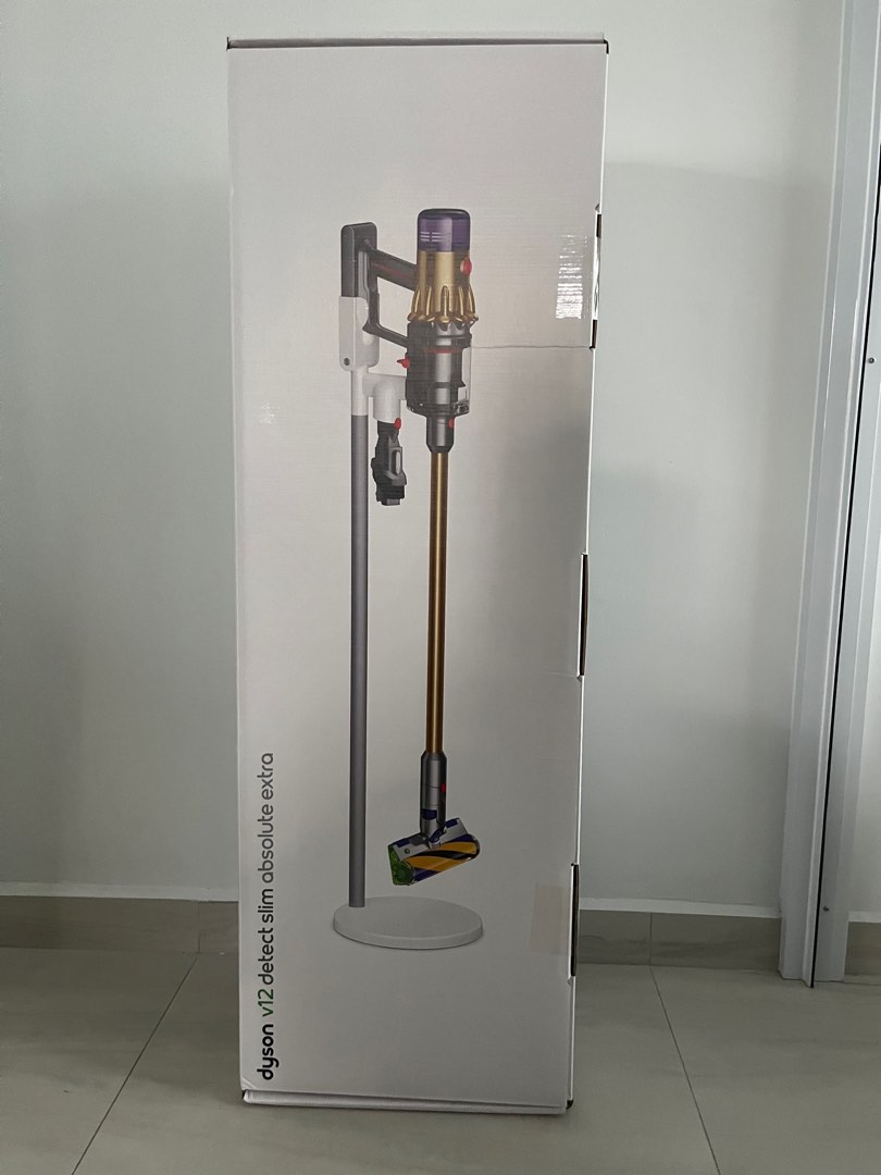 Dyson V12 Absolute extra ( w dok and extra battery), TV & Home ...