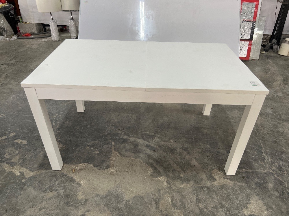Extendable Table White Colour / Warna Putih Meja Boleh Dipanjangkan ...