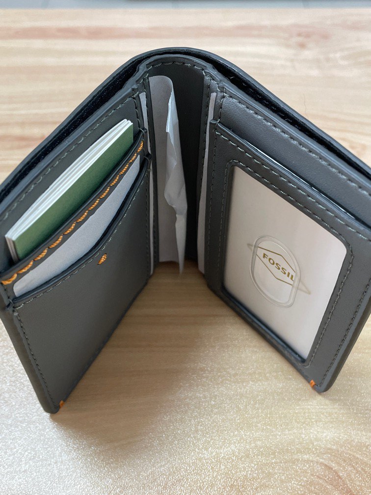 Fossil Wallet, Men's Fashion, Watches & Accessories, Wallets & Card ...