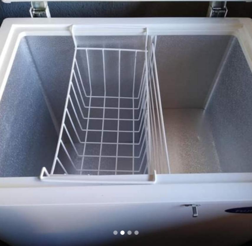 Fujidenzo Chest type freezer and chiller in 1, TV & Home Appliances ...