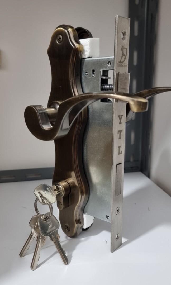 HDB Door & Gate lock, Furniture & Home Living, Security & Locks, Locks ...