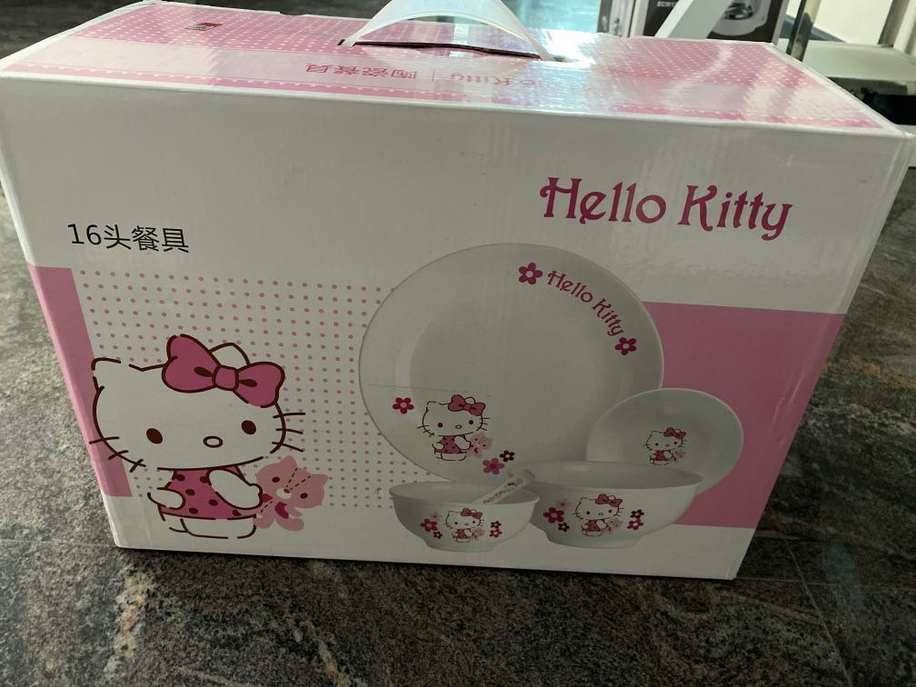 Hello Kitty 16 Pcs Set, Furniture & Home Living, Kitchenware ...