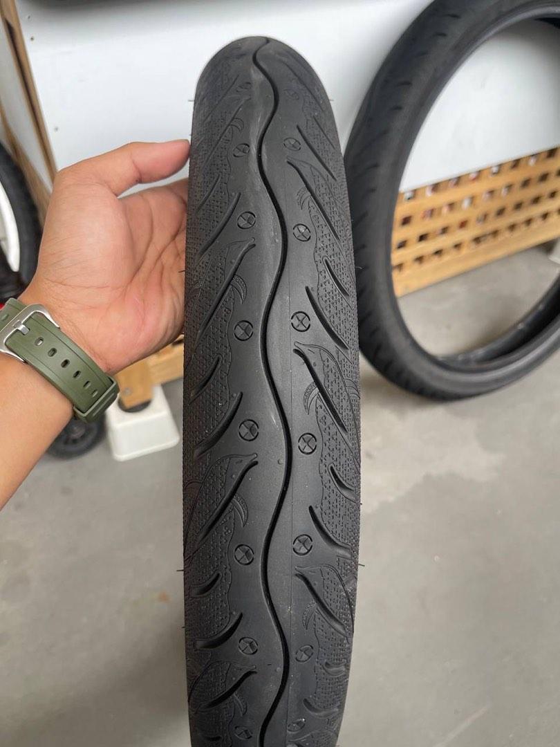 MAXXIS VOLANS TYRE, Motorcycles, Motorcycle Accessories on Carousell