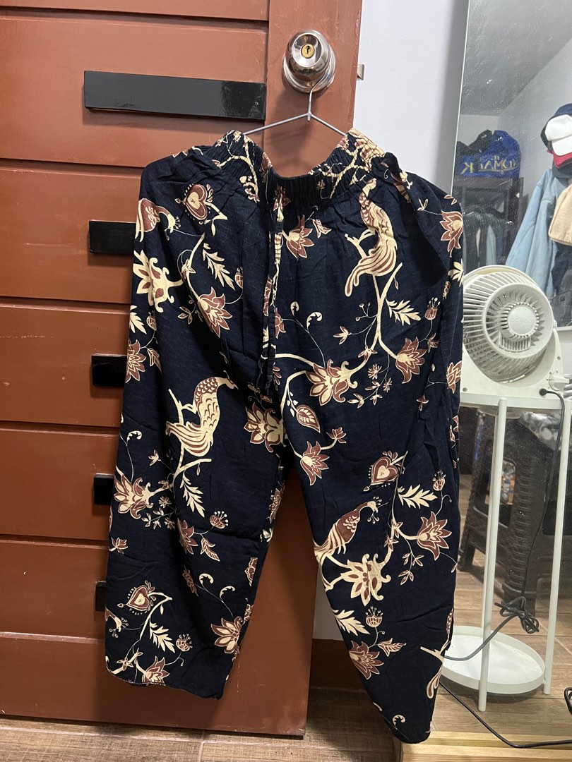 Navy blue soft pants, Women's Fashion, Bottoms, Other Bottoms on Carousell