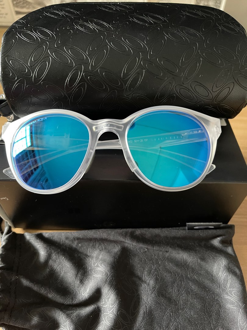 Oakley Spindrift Matte Clear Prizm Sapphire, Women's Fashion, Watches ...