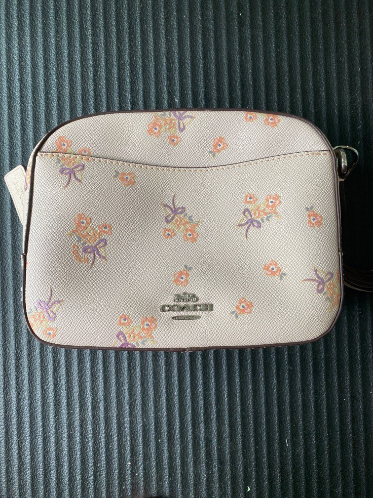 Pre-loved coach camera bag, Women's Fashion, Bags & Wallets, Cross-body ...