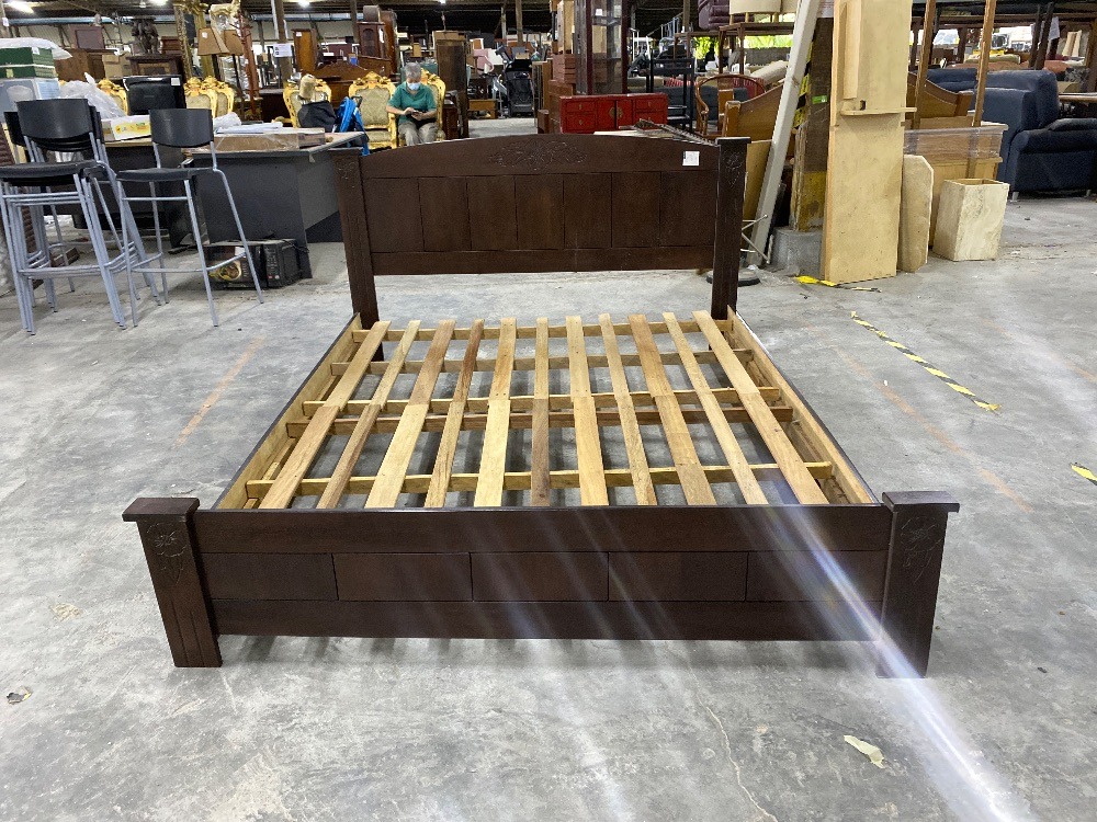 Queen Bed Frame Brown Colour / Rangka Katil Queen Warna Coklat ...