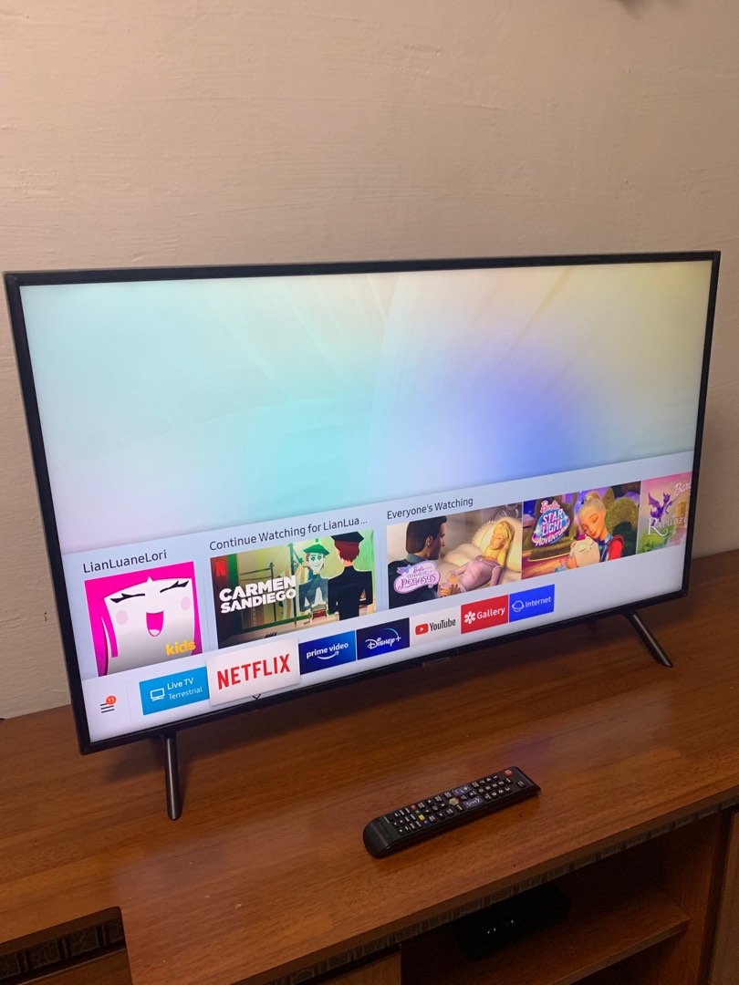 Samsung 43" Smart 4K TV 7th Gen, TV & Home Appliances, TV ...