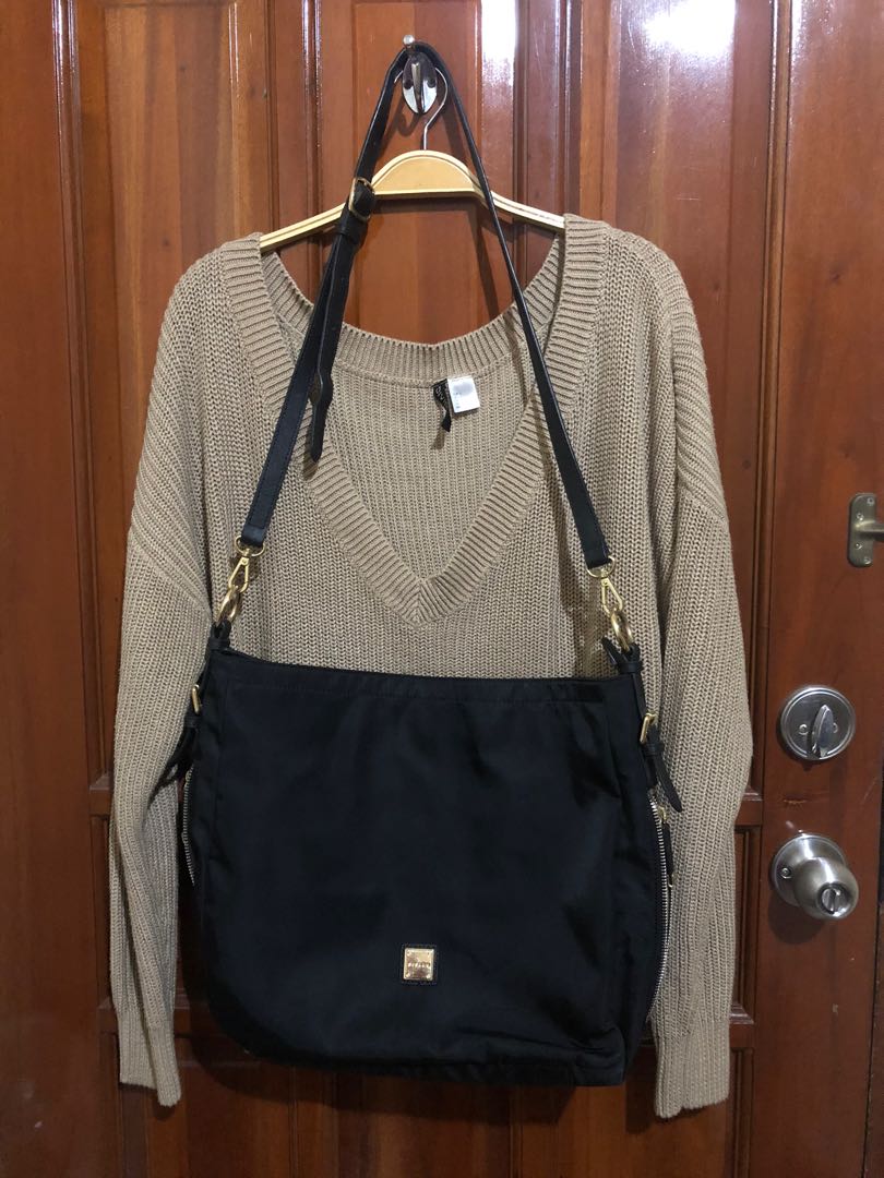 Sisley Sling Bag (Black Nylon), Women's Fashion, Bags & Wallets, Cross ...