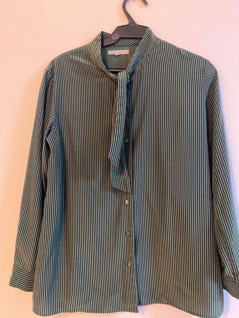 Uniqlo Green & black striped blouse Large, Women's Fashion, Tops ...