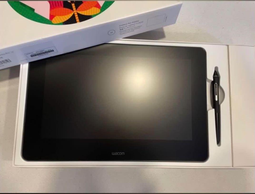 Wacom Cintiq Pro 13 with additional pen nibs, Mobile Phones & Gadgets ...