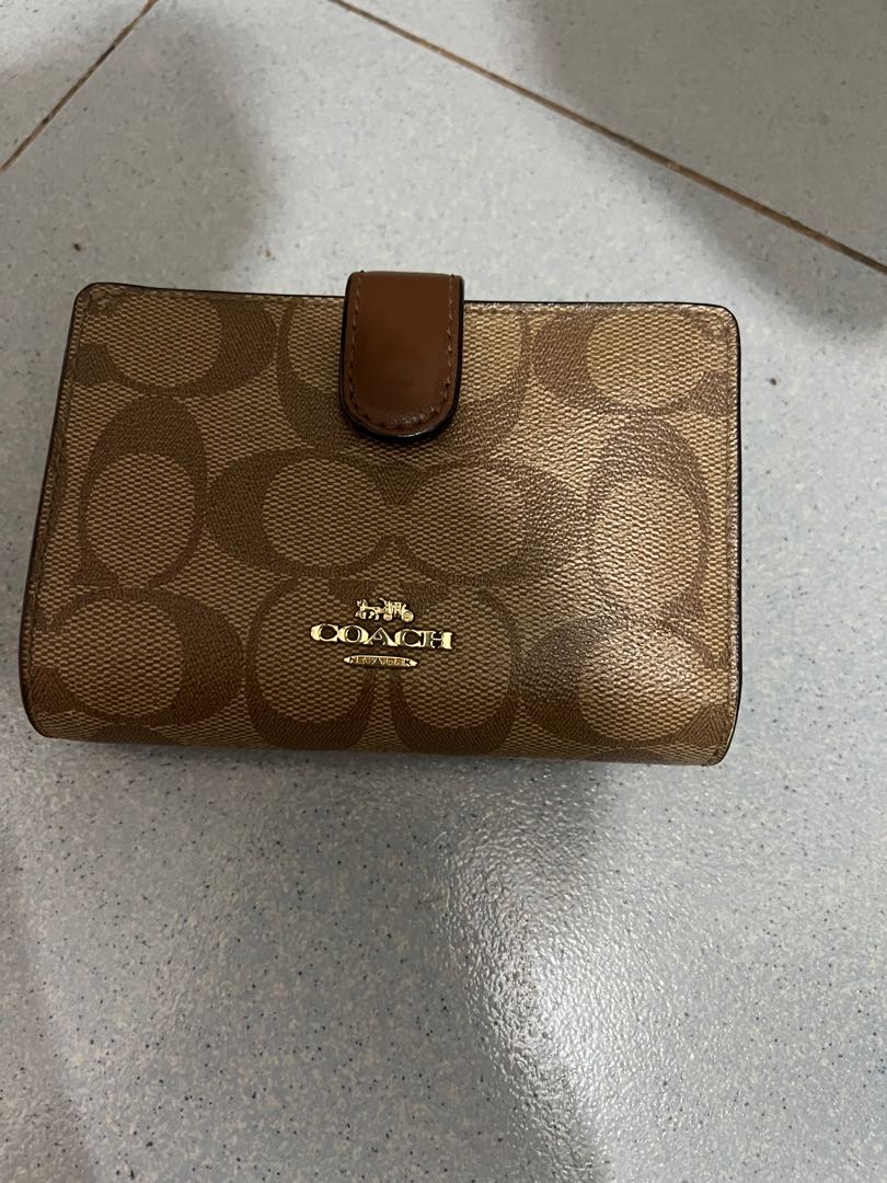 Authentic Coach short wallet, Women's Fashion, Bags & Wallets, Wallets ...