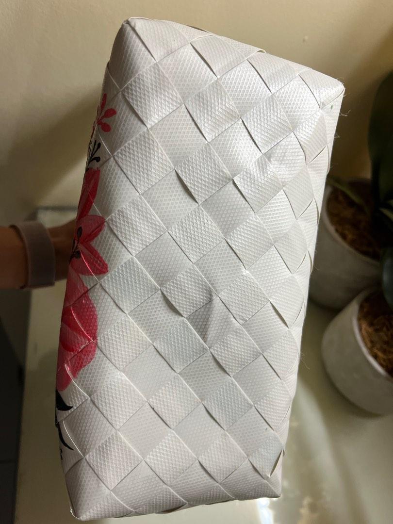 Bayong Bag (handpainted) white color, Women's Fashion, Bags & Wallets ...