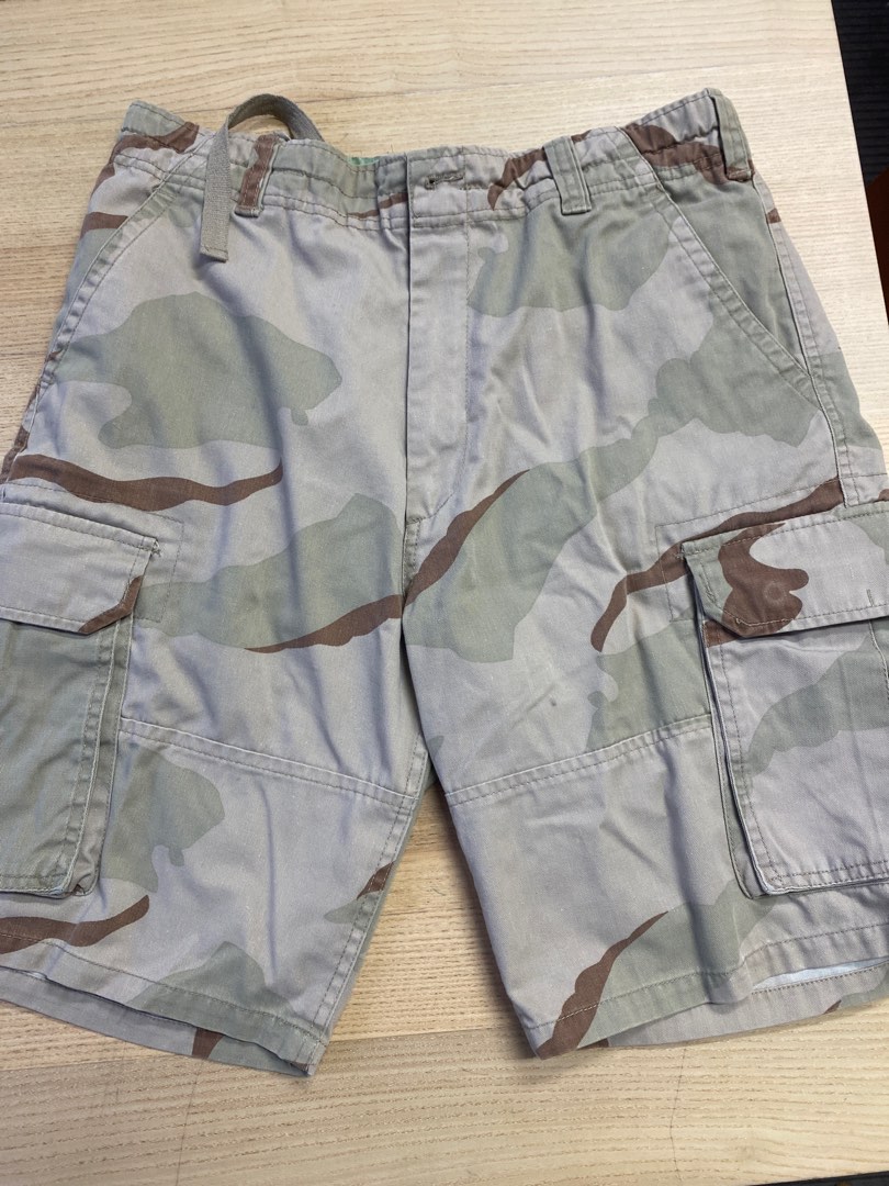 Camo Berms, Men's Fashion, Bottoms, Chinos on Carousell