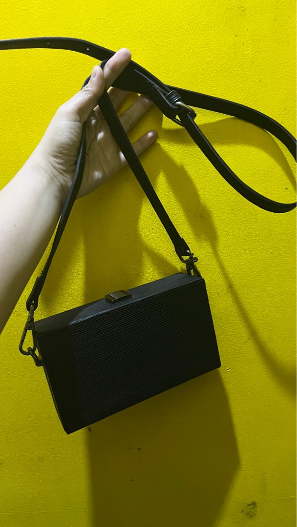 Brandnew 100% ZARA mens mini sling bag, Men's Fashion, Bags, Sling Bags ...