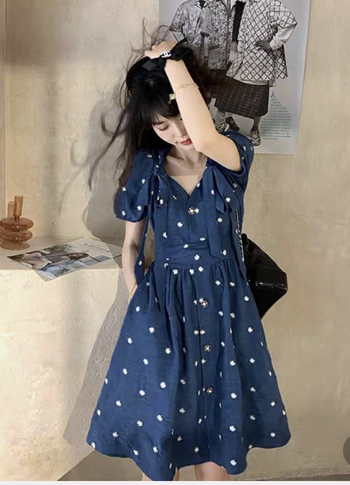Daisy dress, Women's Fashion, Dresses & Sets, Dresses on Carousell