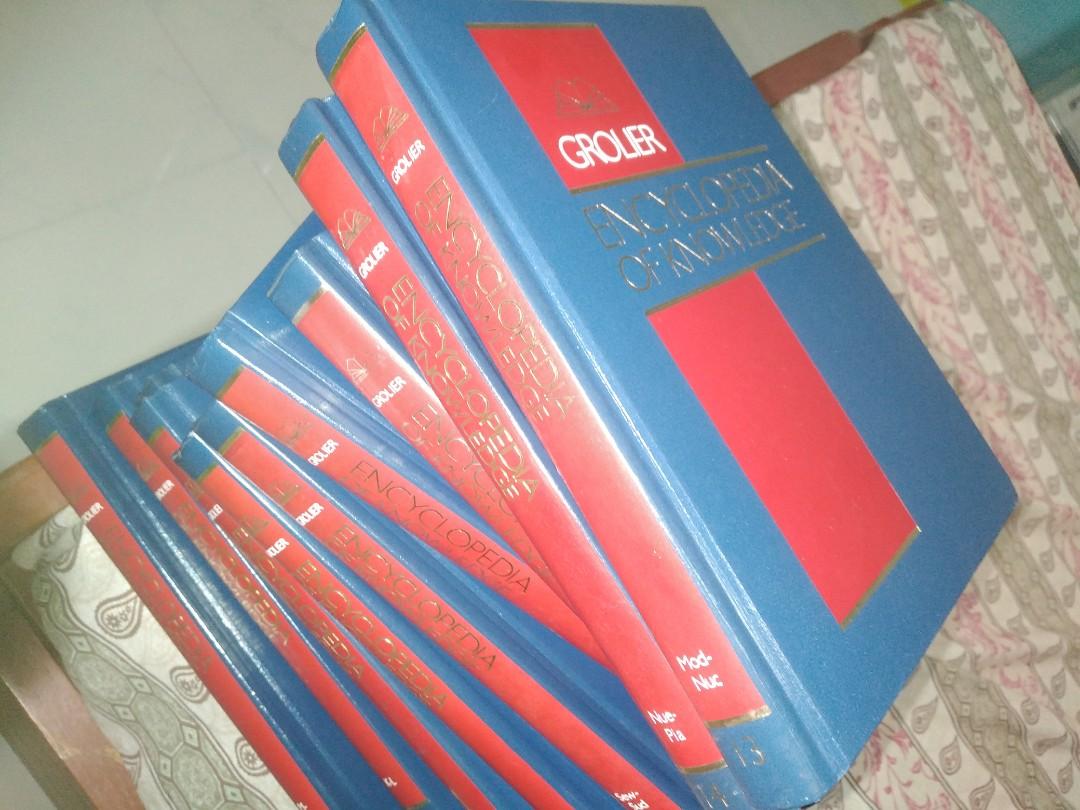 GROLIER ENCYCLOPEDIA, Hobbies & Toys, Books & Magazines, Assessment ...