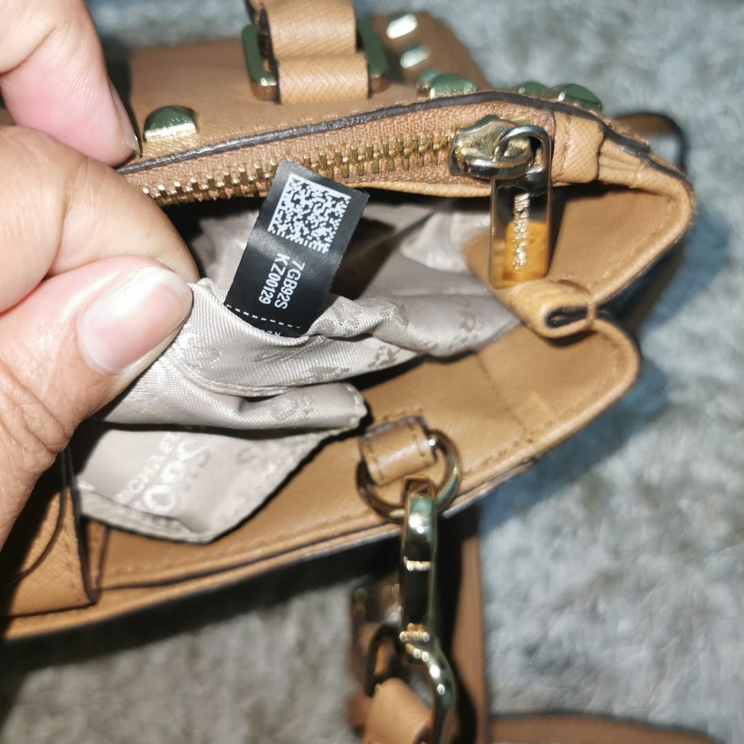 Michael Kors Kellen Studd, Women's Fashion, Bags & Wallets, Cross-body ...