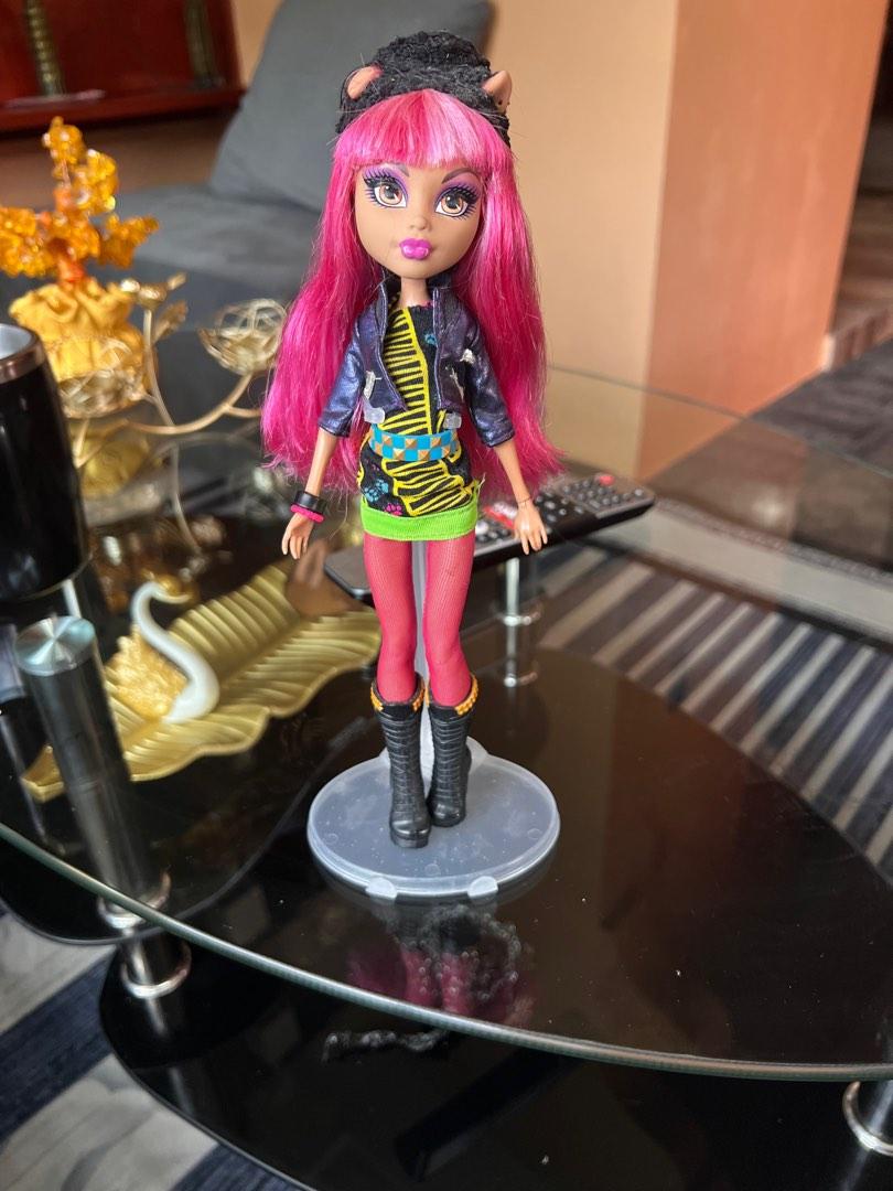monster high howleen, Hobbies & Toys, Toys & Games on Carousell