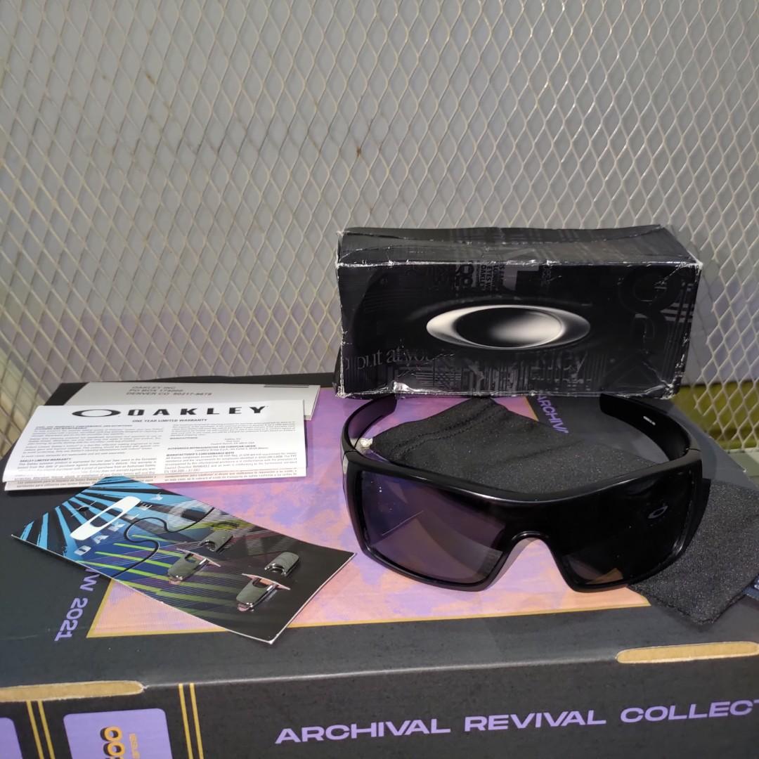 Oakley Batwolf, Men's Fashion, Watches & Accessories, Sunglasses ...