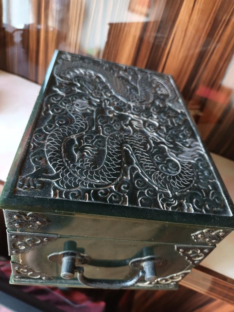 Old Jasper Jade Box 碧玉雕龙盒, Hobbies & Toys, Memorabilia & Collectibles ...