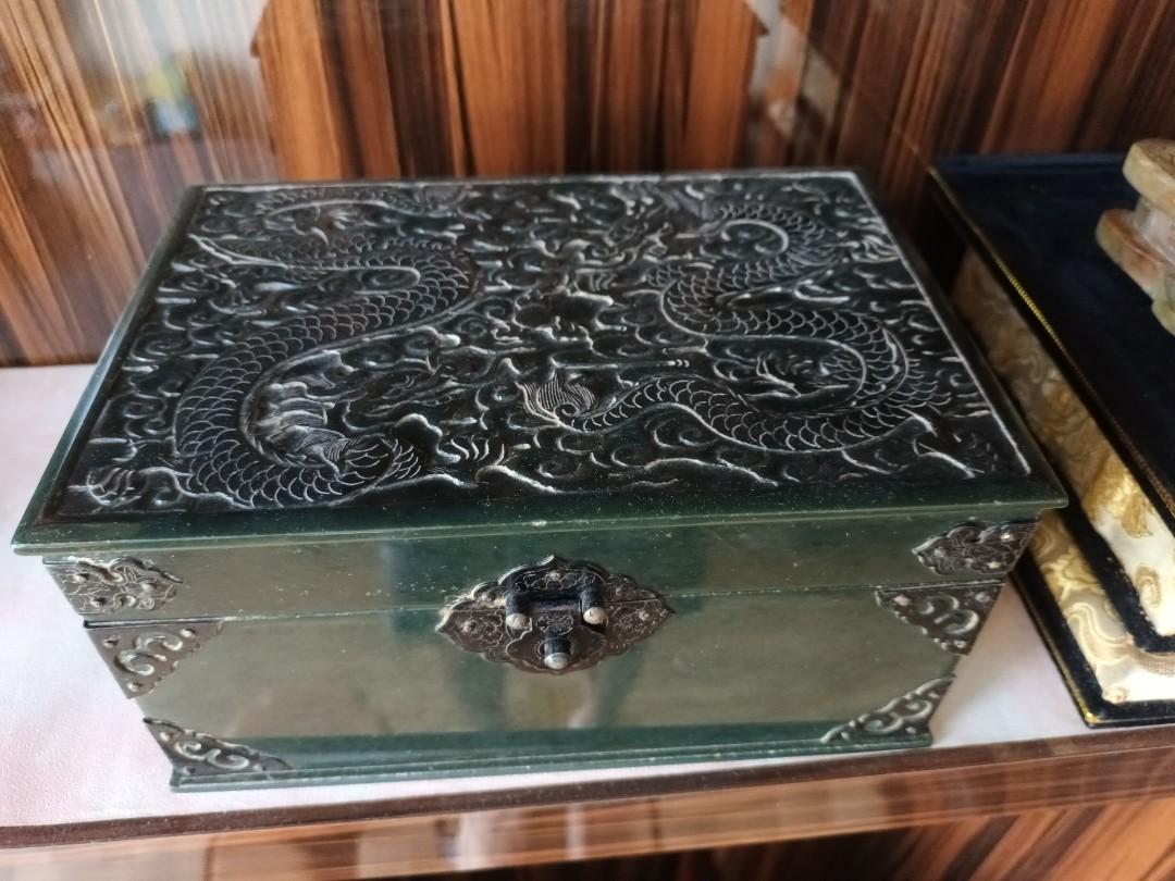 Old Jasper Jade Box 碧玉雕龙盒, Hobbies & Toys, Memorabilia & Collectibles ...