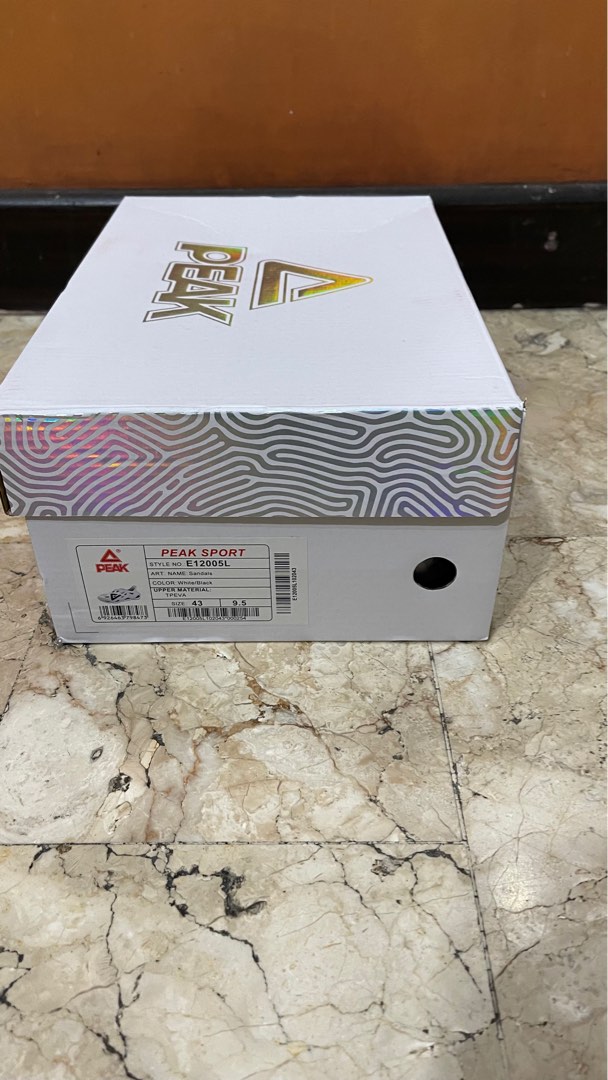 Peak taichi clogs, Men's Fashion, Footwear, Slippers & Slides on Carousell