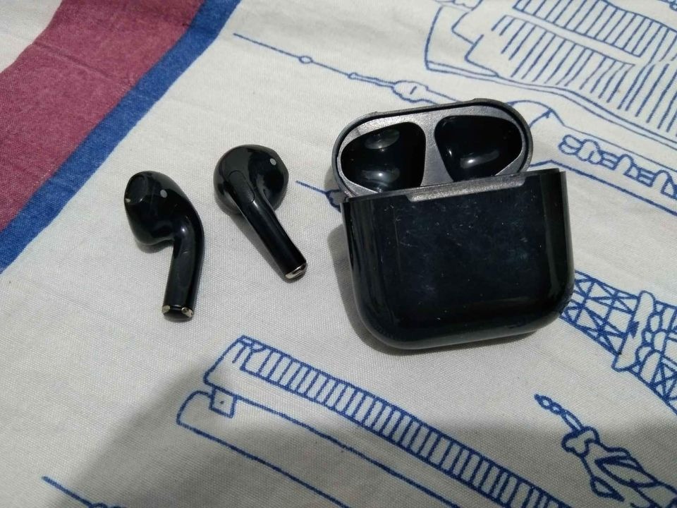 airpod pro 4, Audio, Soundbars, Speakers & Amplifiers on Carousell