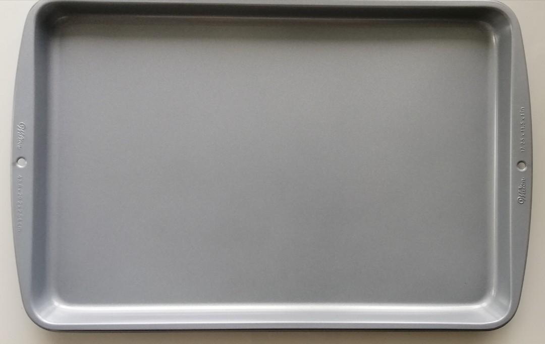 Wilson Baking Tray, Furniture & Home Living, Kitchenware & Tableware ...