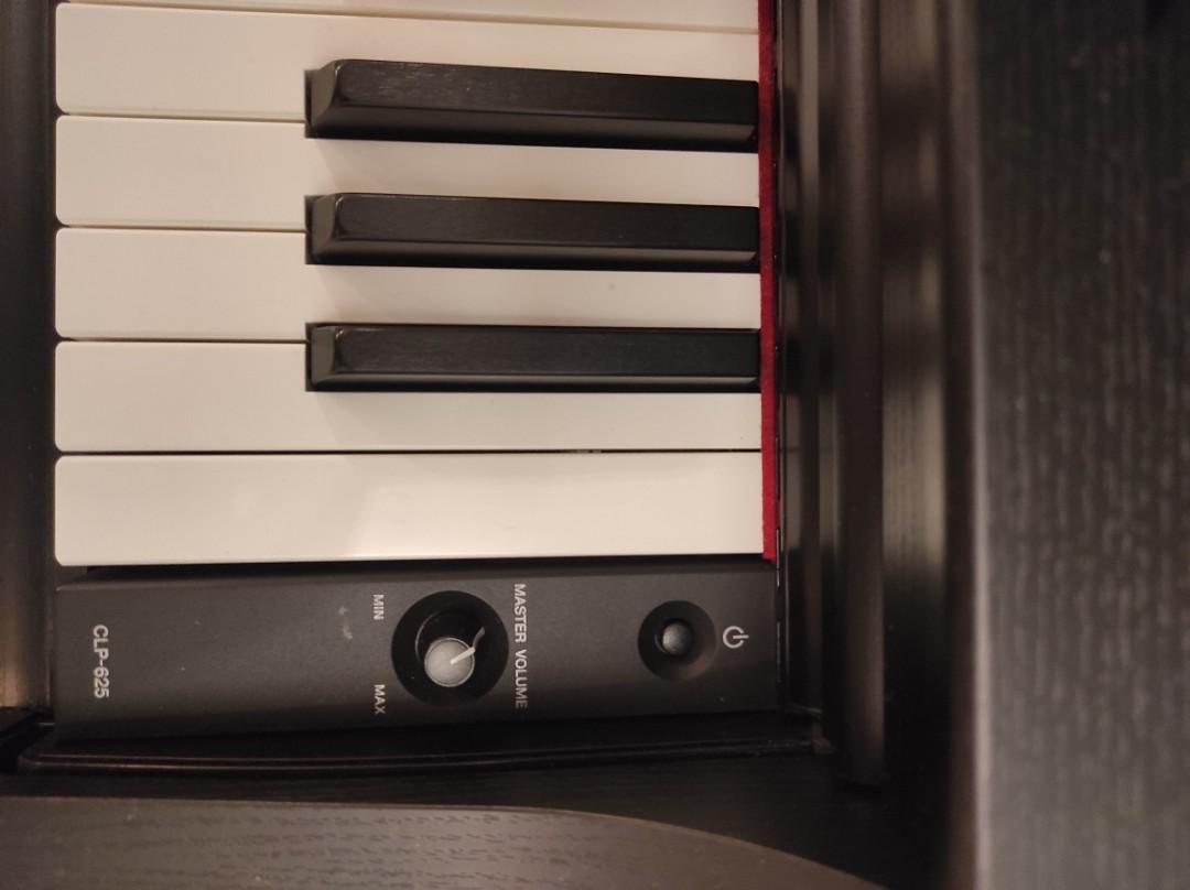 Yamaha Clavinova CLP-625 with Bench and Quick Guide, Hobbies & Toys ...