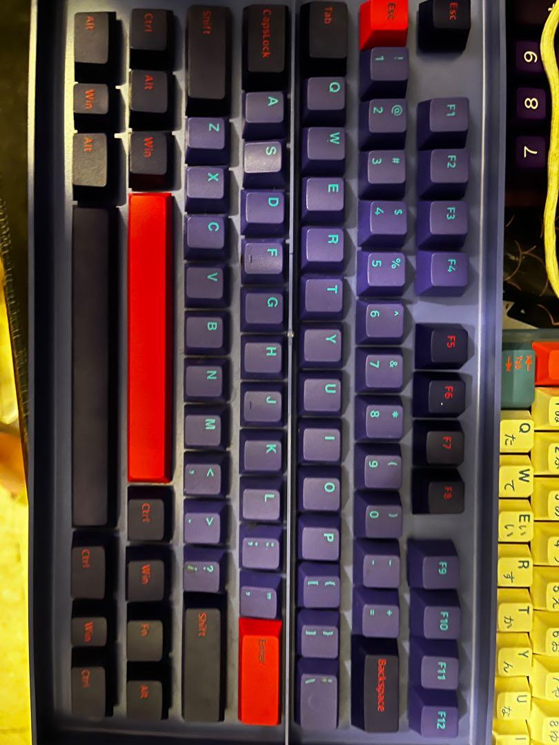 Akko Neon keycaps pbt cherry profile, 電腦＆科技, 電腦周邊及配件, 電腦鍵盤及相關產品 - Carousell