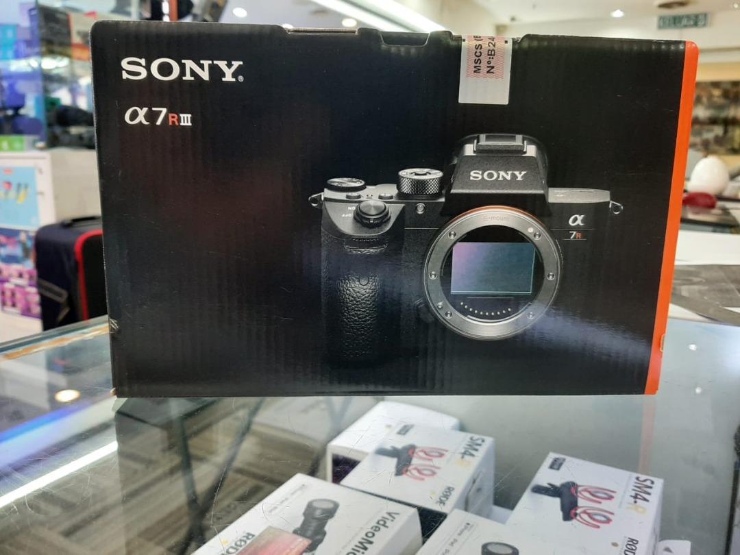 Brand New Sony α7R III 35mm full-frame camera (ILCE-7RM3) foc card 64gb ...