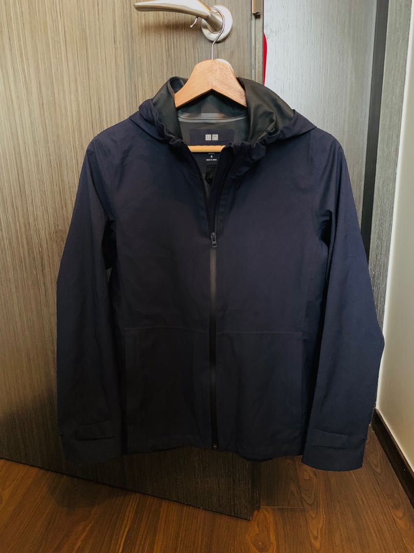 Brand New Uniqlo BLOCKTECH Jacket, Women's Fashion, Activewear on Carousell