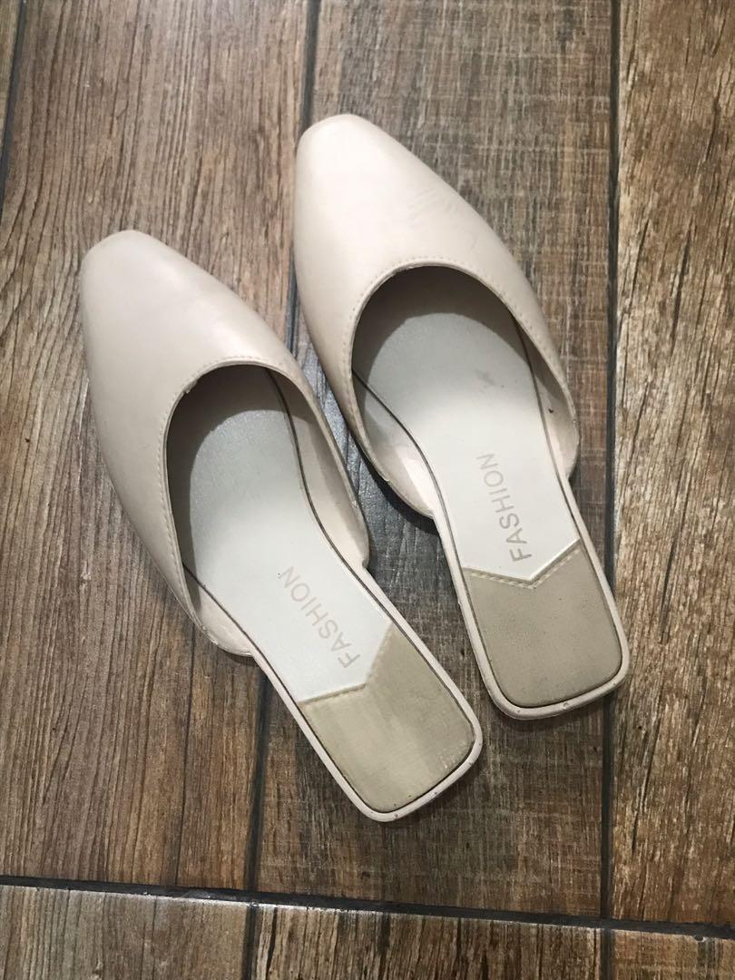 Cream shoes, Women's Fashion, Footwear, Flats & Sandals on Carousell