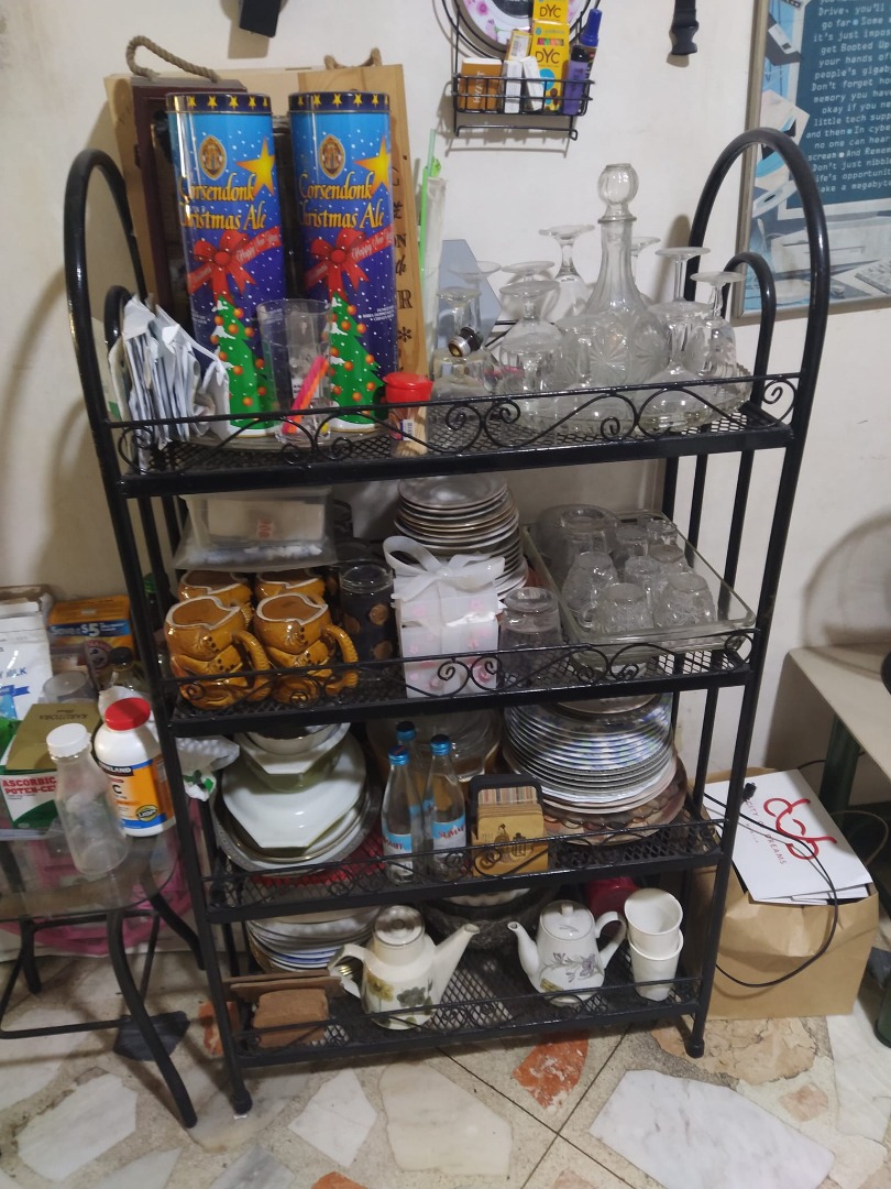 display rack stante, Furniture & Home Living, Furniture, Shelves ...