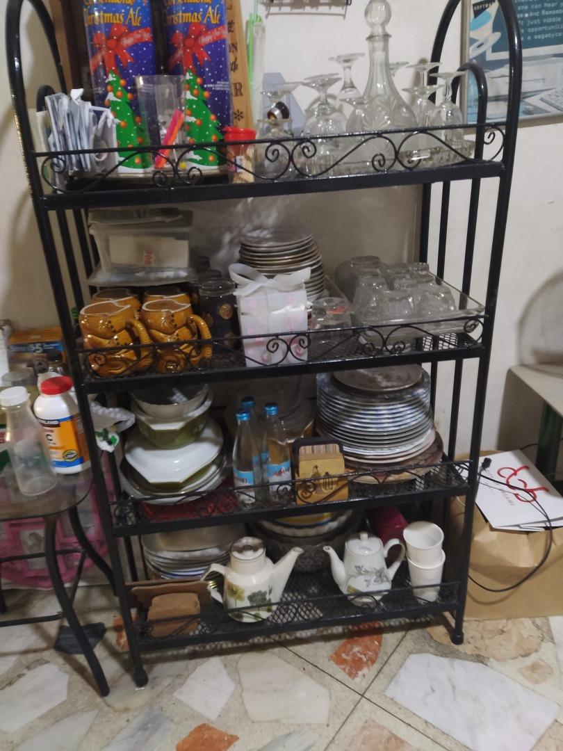 display rack stante, Furniture & Home Living, Furniture, Shelves ...