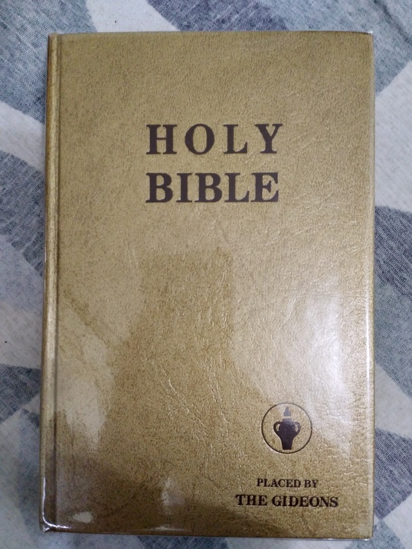 Holy Bible: The Gideons (New King James Version 1982), Hobbies & Toys, Books & Magazines ...