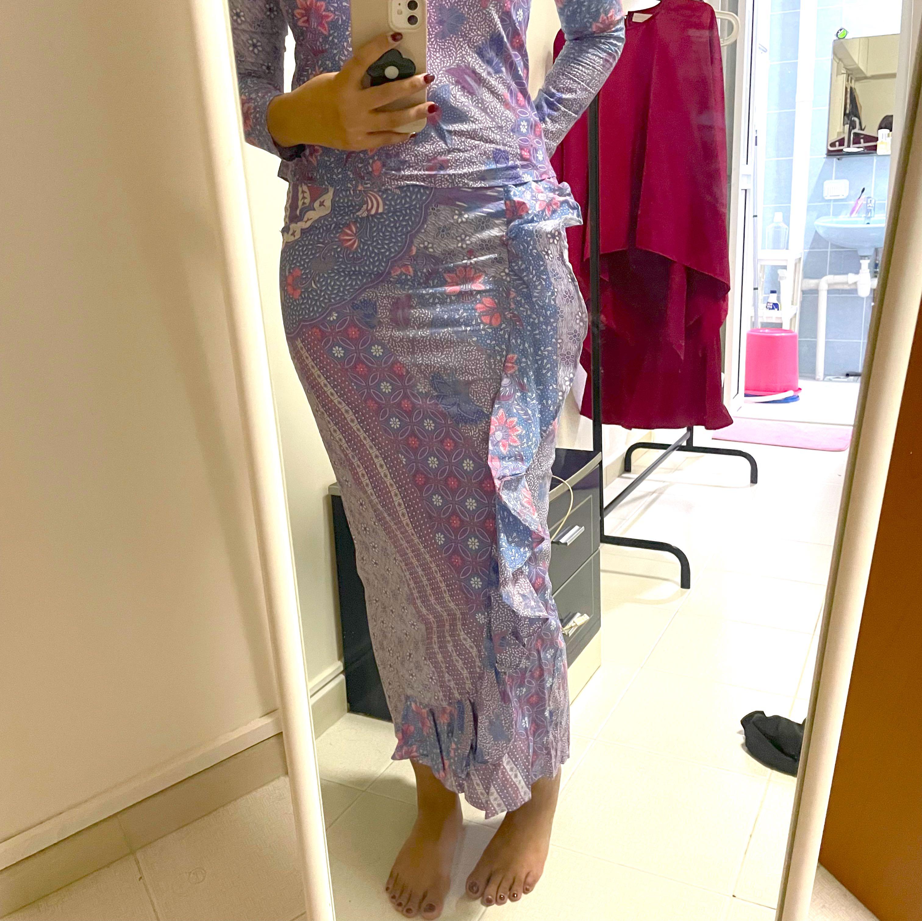 Batik set by Mannequin , Women's Fashion, Muslimah Fashion, Baju Kurung ...