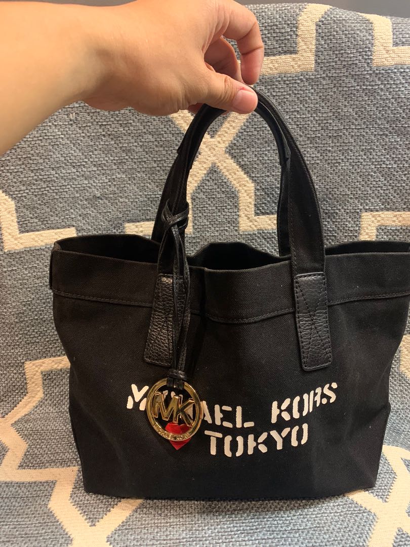 Michael kors tokyo small tote, Luxury, Bags & Wallets on Carousell