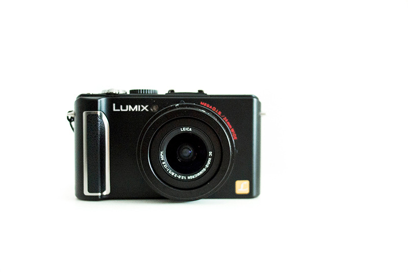 Panasonic Lumix LX3 compact camera charger strap leica lens cap ...