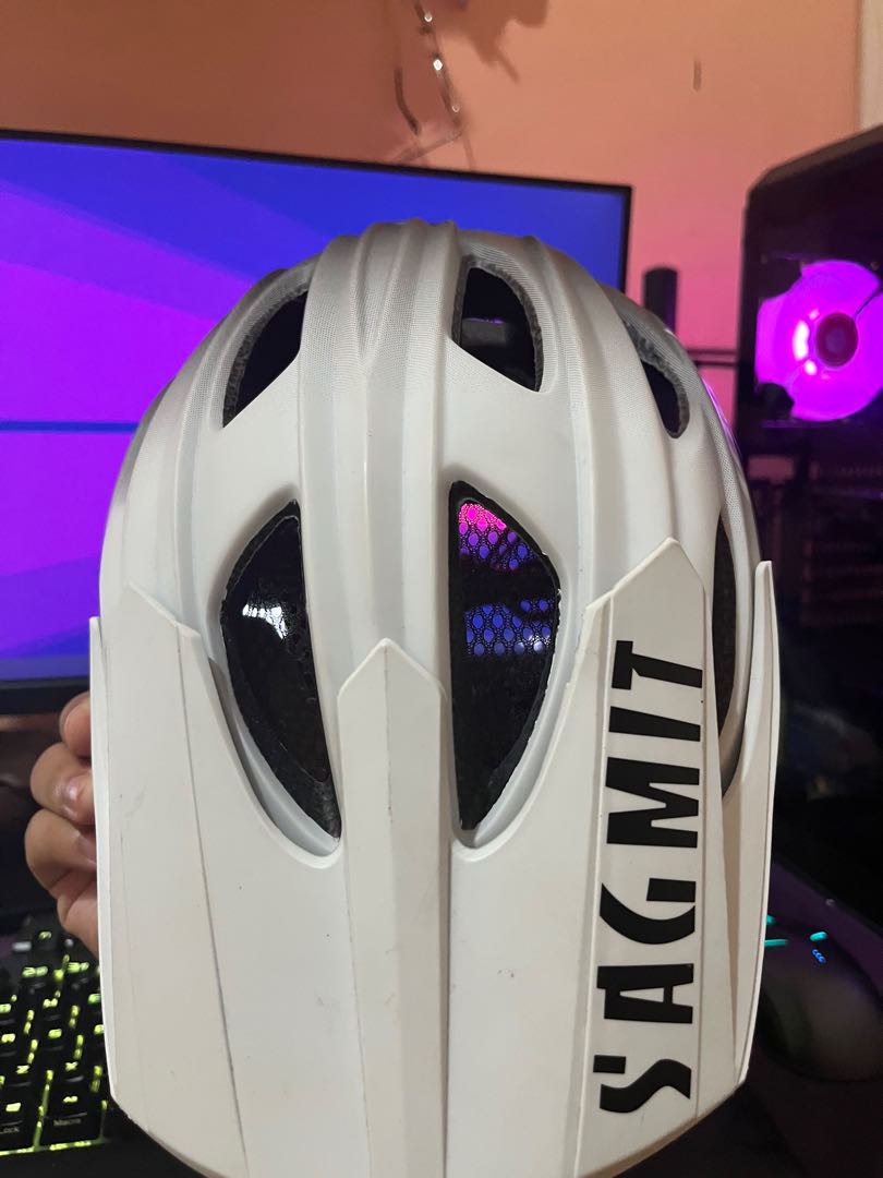 Sagmit helmet, Sports Equipment, Bicycles & Parts, Bicycles on Carousell