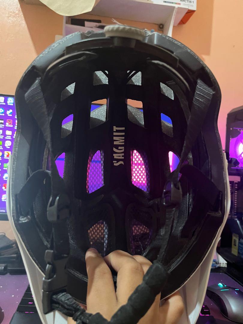 Sagmit helmet, Sports Equipment, Bicycles & Parts, Bicycles on Carousell