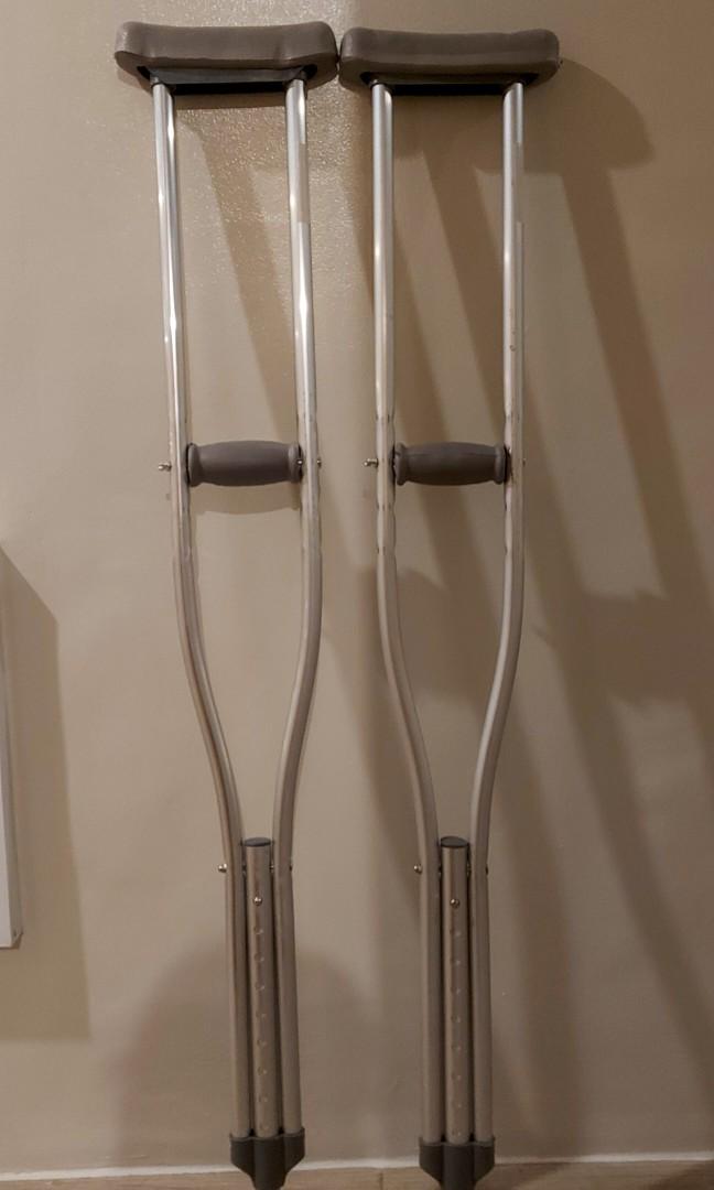 Saklay / Crutches, Health & Nutrition, Medical Supplies & Tools on ...