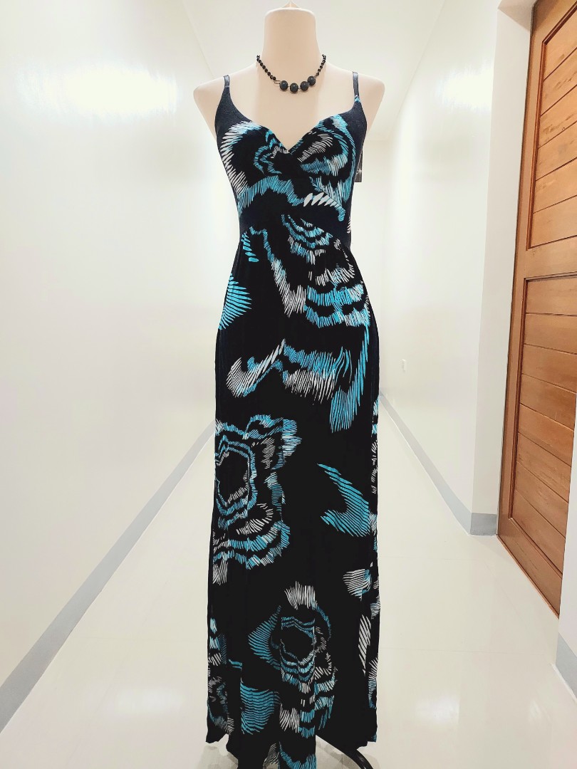 Small Maxi Dress, Women's Fashion, Dresses & Sets, Dresses on Carousell